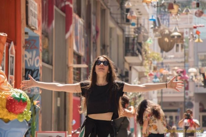 Η Αθηνά Μουστάκα μιλάει στο All4fun για τον "Υπηρέτη δύο αφεντάδων" - all4fun.gr